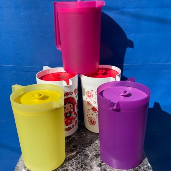 Tupperware | Kitchen | Tupperware Classic Pitcher Round Gallon Push ...